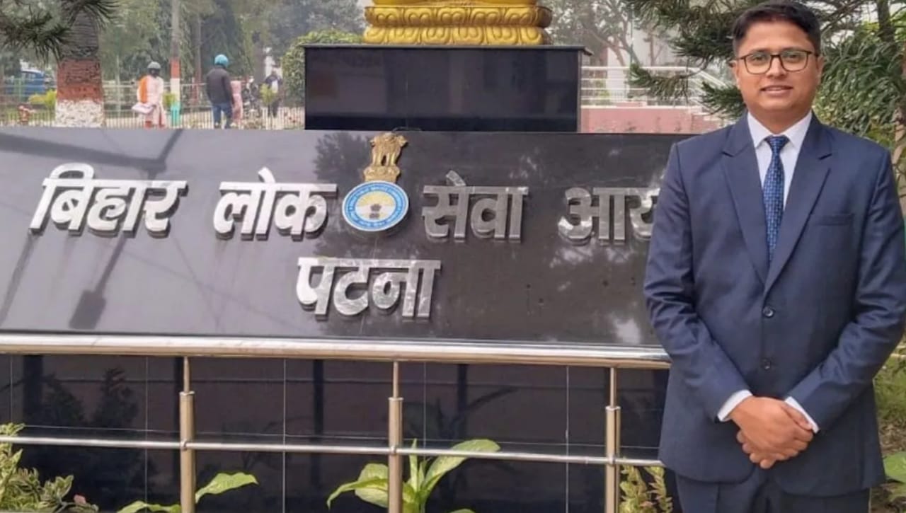 Success Story;15वीं रैंक लाकर DSP बने नुरुल हक, सेल्फ स्टडी के दम पर ...